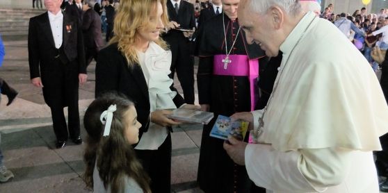 Il Piccolo Coro dell'Antoniano canta per Papa Francesco - Famiglia ...